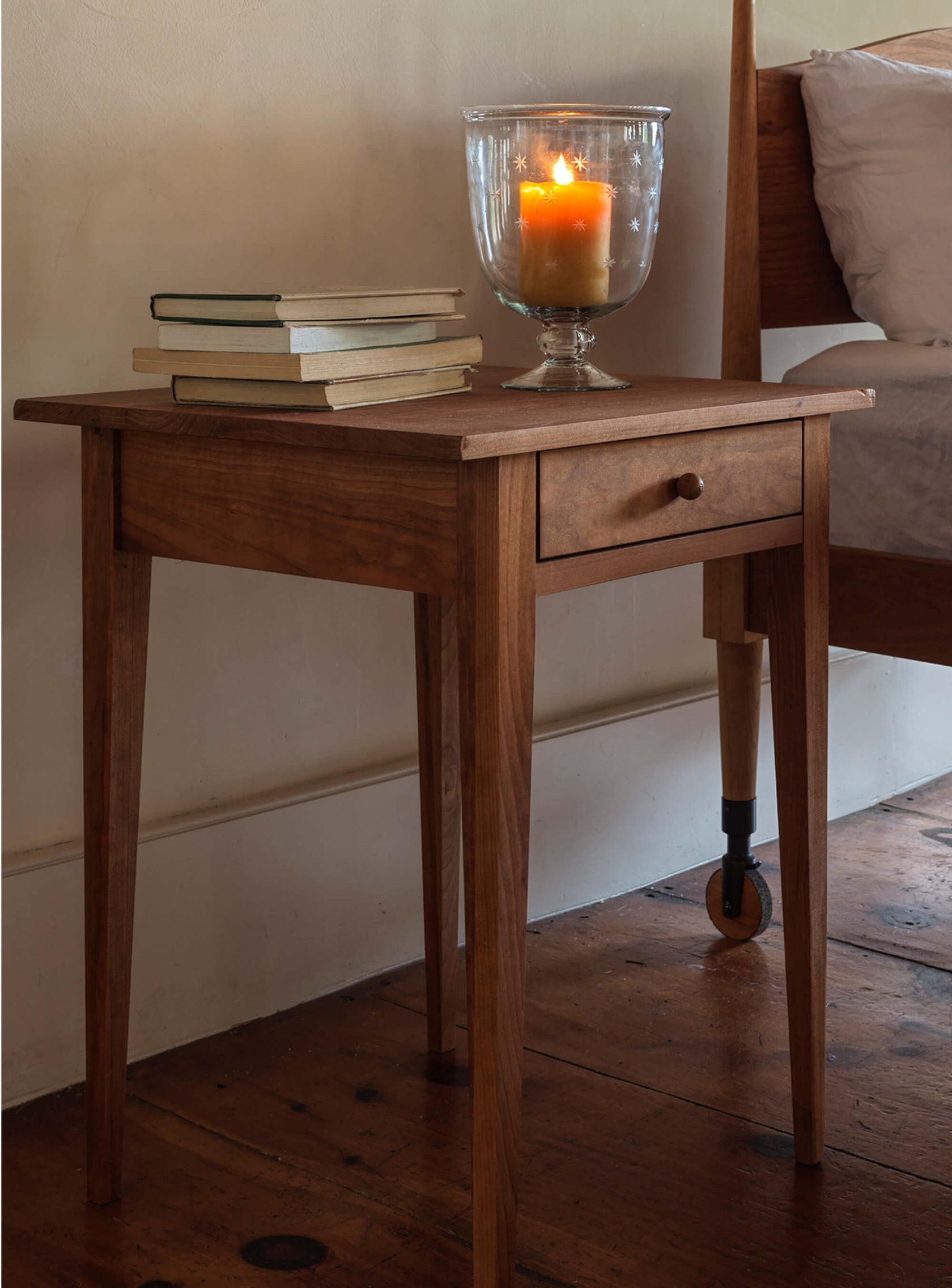 Nightstand – Roseland